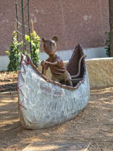 Storybook Sculptures – Storybook Capital of America